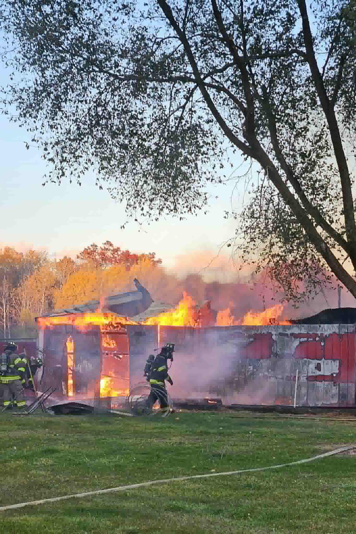 6 fire departments respond to barn blaze near Sheridan - The Daily News